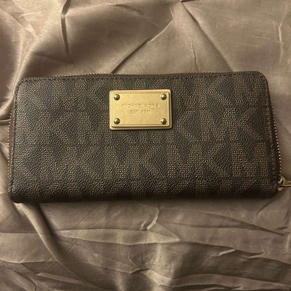 MICHAEL Michael Kors | Bags | Mk Signature Walletused Good Condition ...